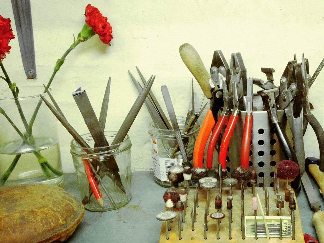 'One Small Leap' Brooch – Nick Hubbard Jewellery